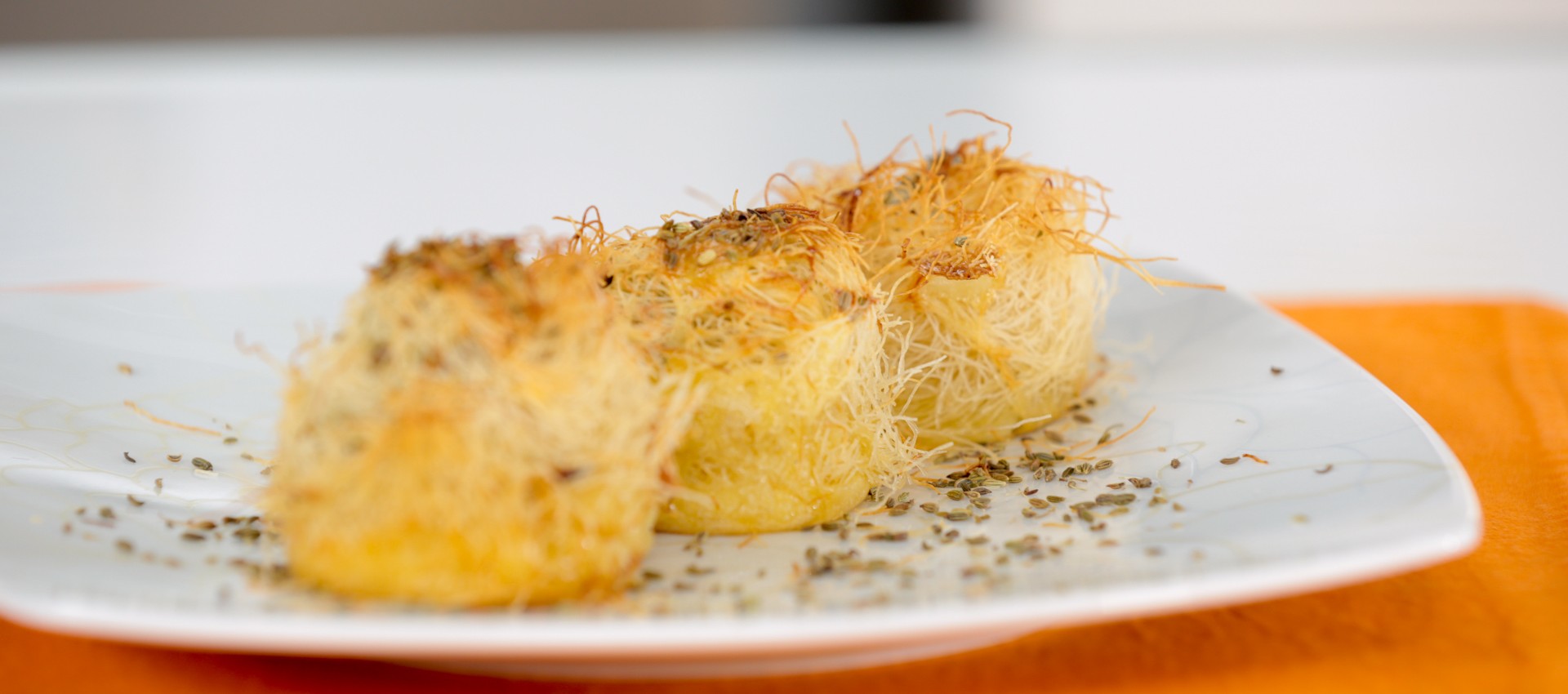 Mini Fennel Pies with Fillo Kataifi - Evoiki Zimi